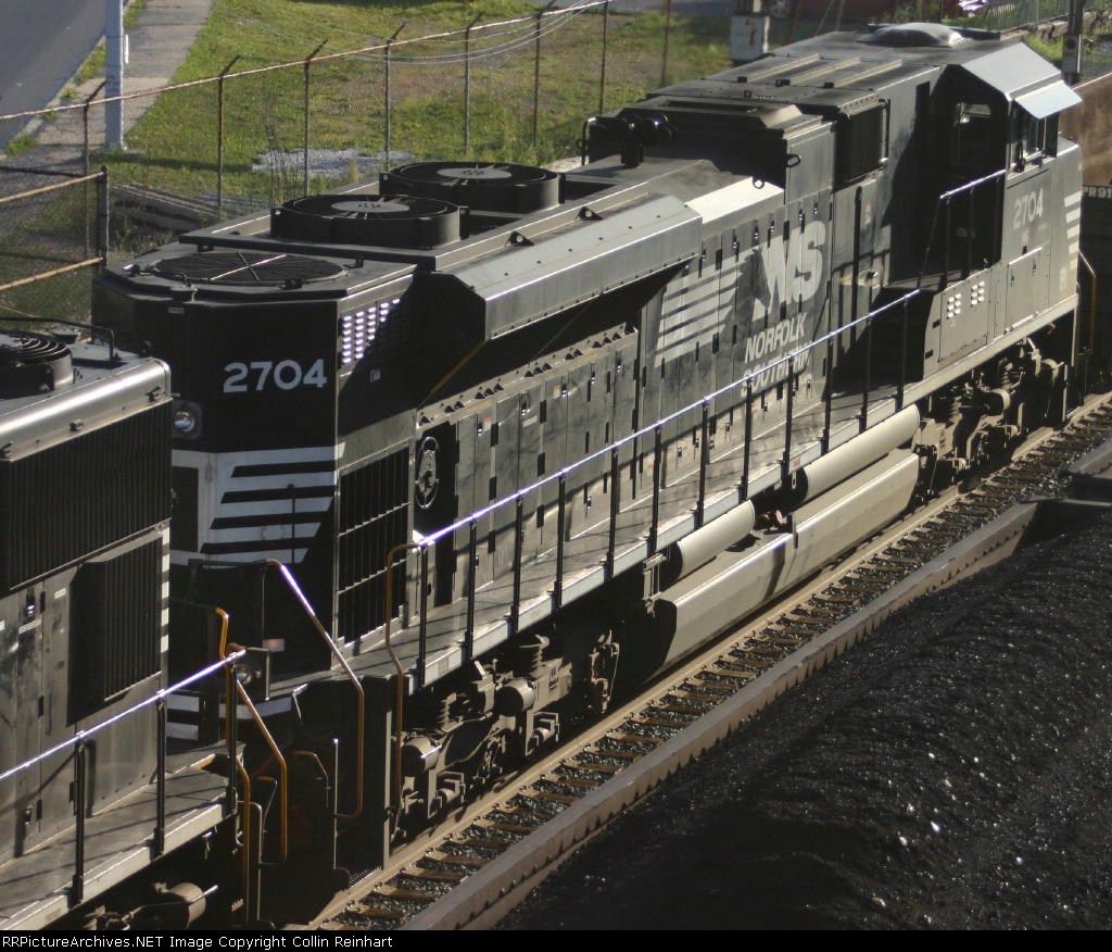 SD70M-2 2704